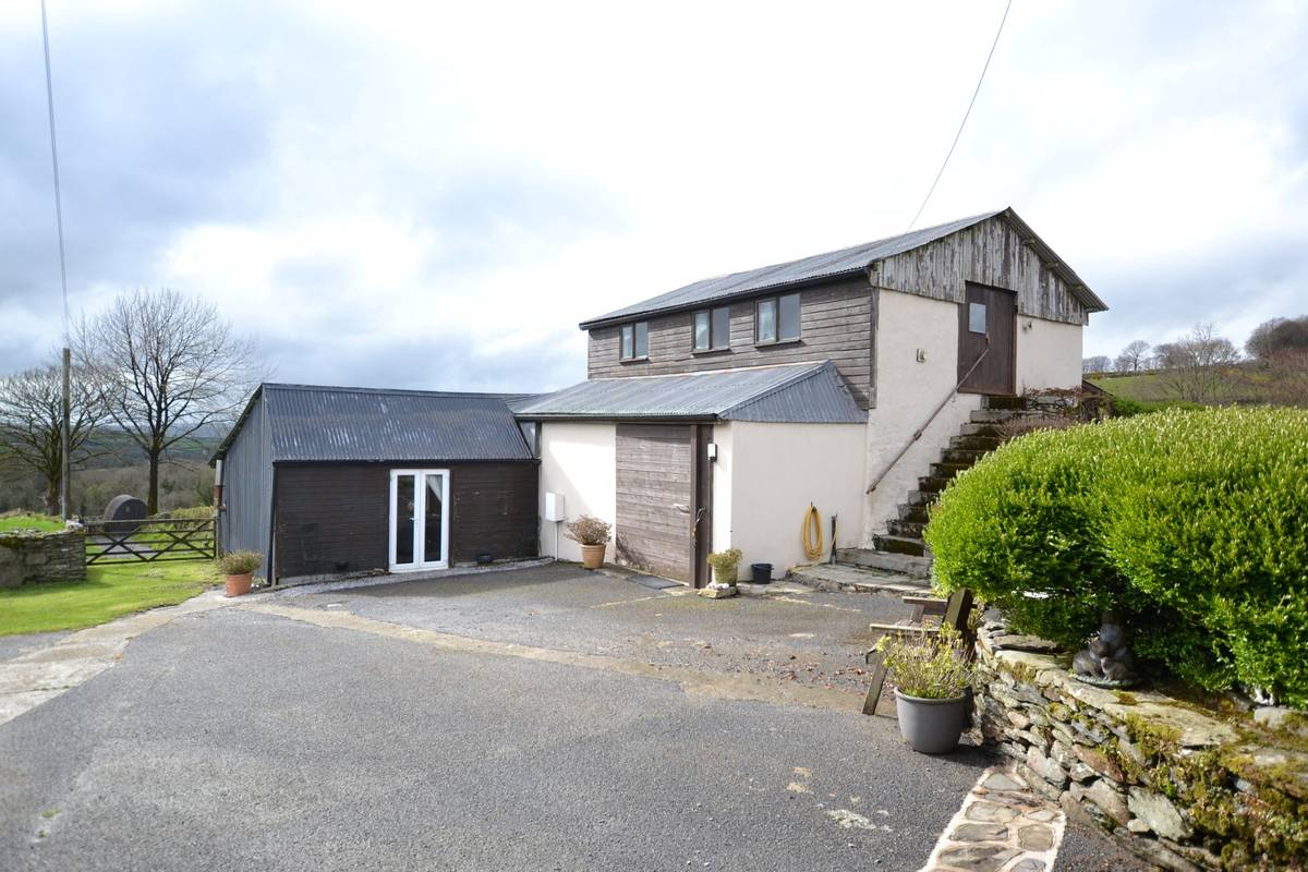 Property for Sale | Cwmann CARMARTHENSHIRE (EO8341) * Offer Accepted!