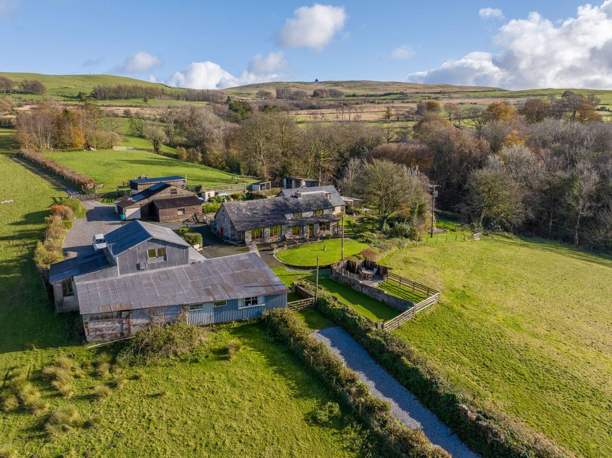 Property for Sale | Cwmann CARMARTHENSHIRE (EO8341) * Offer Accepted!